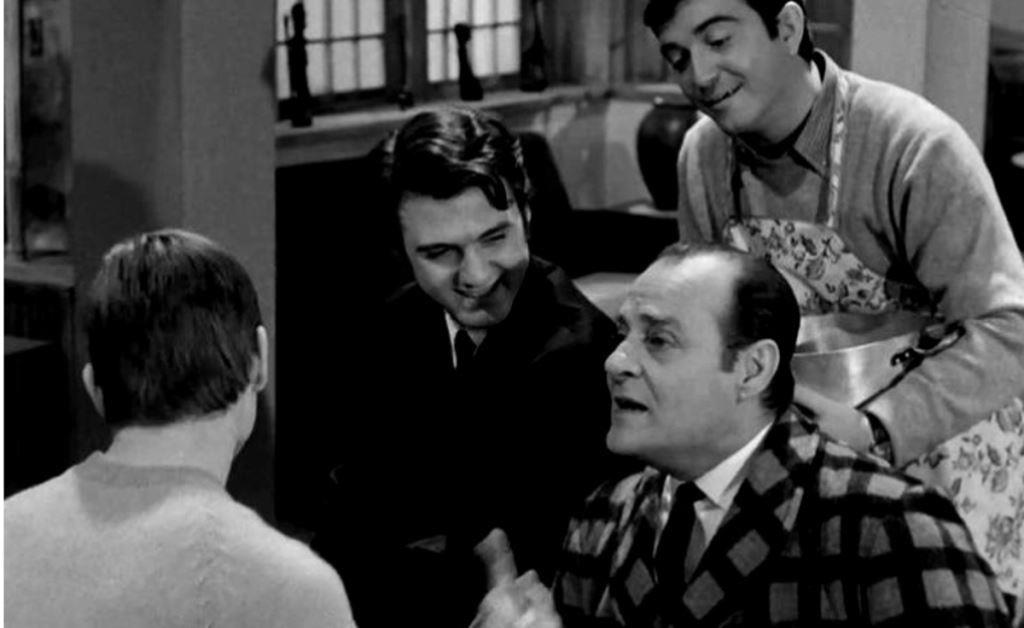 “Το νου σας, ρεμάλια” (μας ακούνε, ακούστε τους) - Faretra.info ...